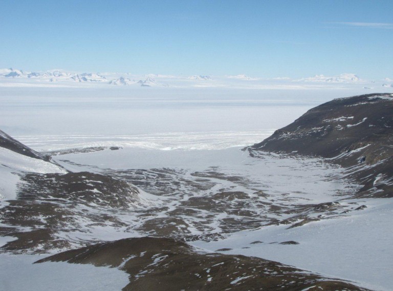 Ice shelf moraines - AntarcticGlaciers.org