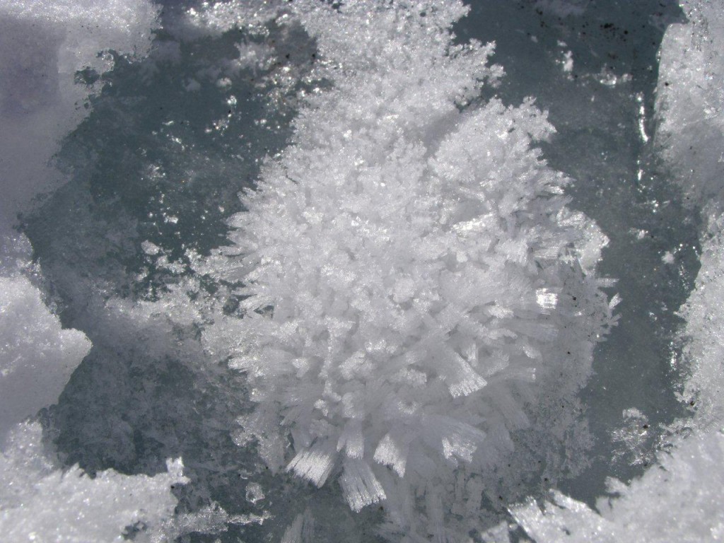 Ice textures and patterns