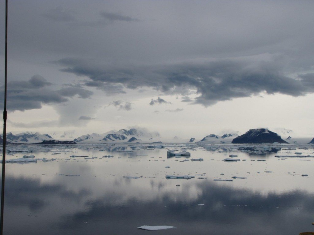 Ice shelves, icebergs and sea ice in Antarctica