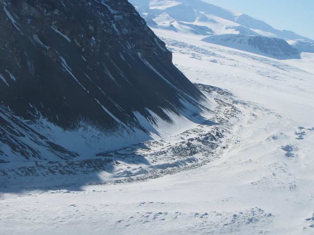 Ice shelf moraines - AntarcticGlaciers.org