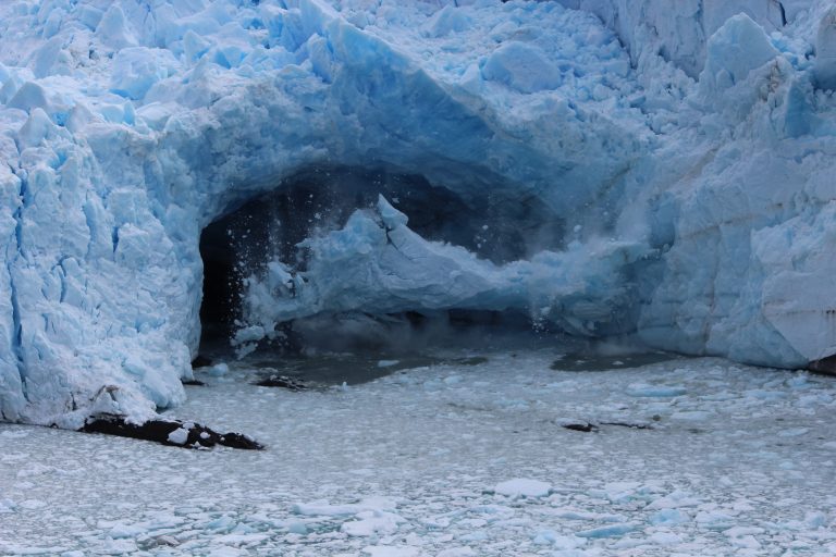 Calving of freshwater glaciers - AntarcticGlaciers.org