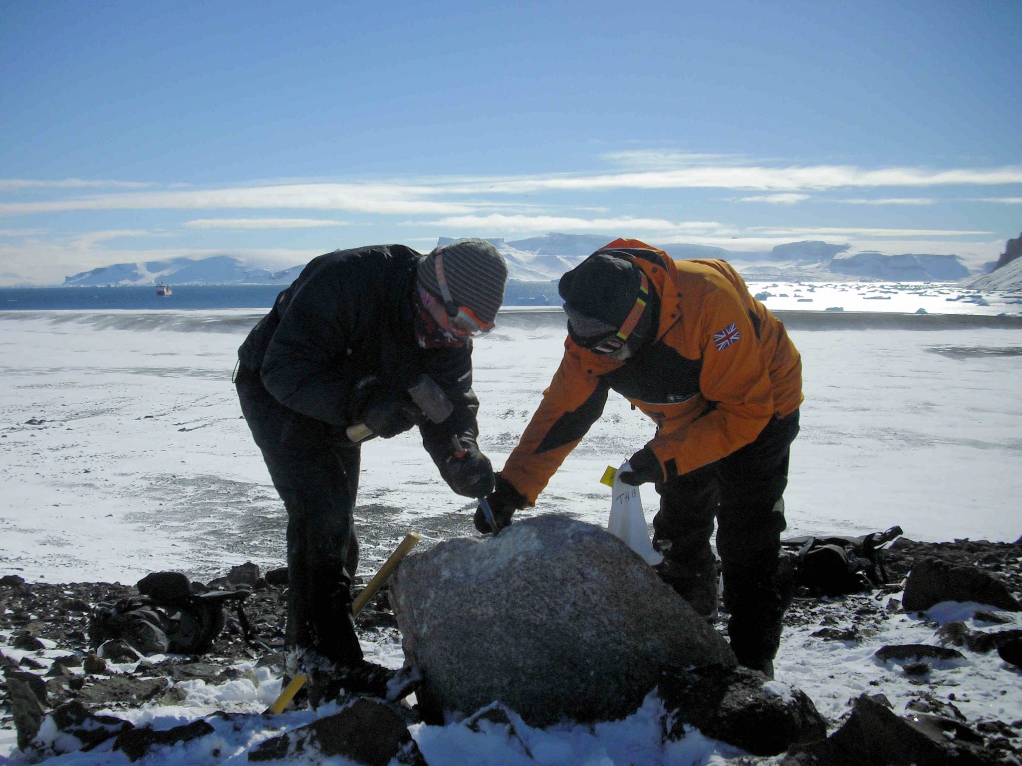 Introduction to People in Antarctica - AntarcticGlaciers.org