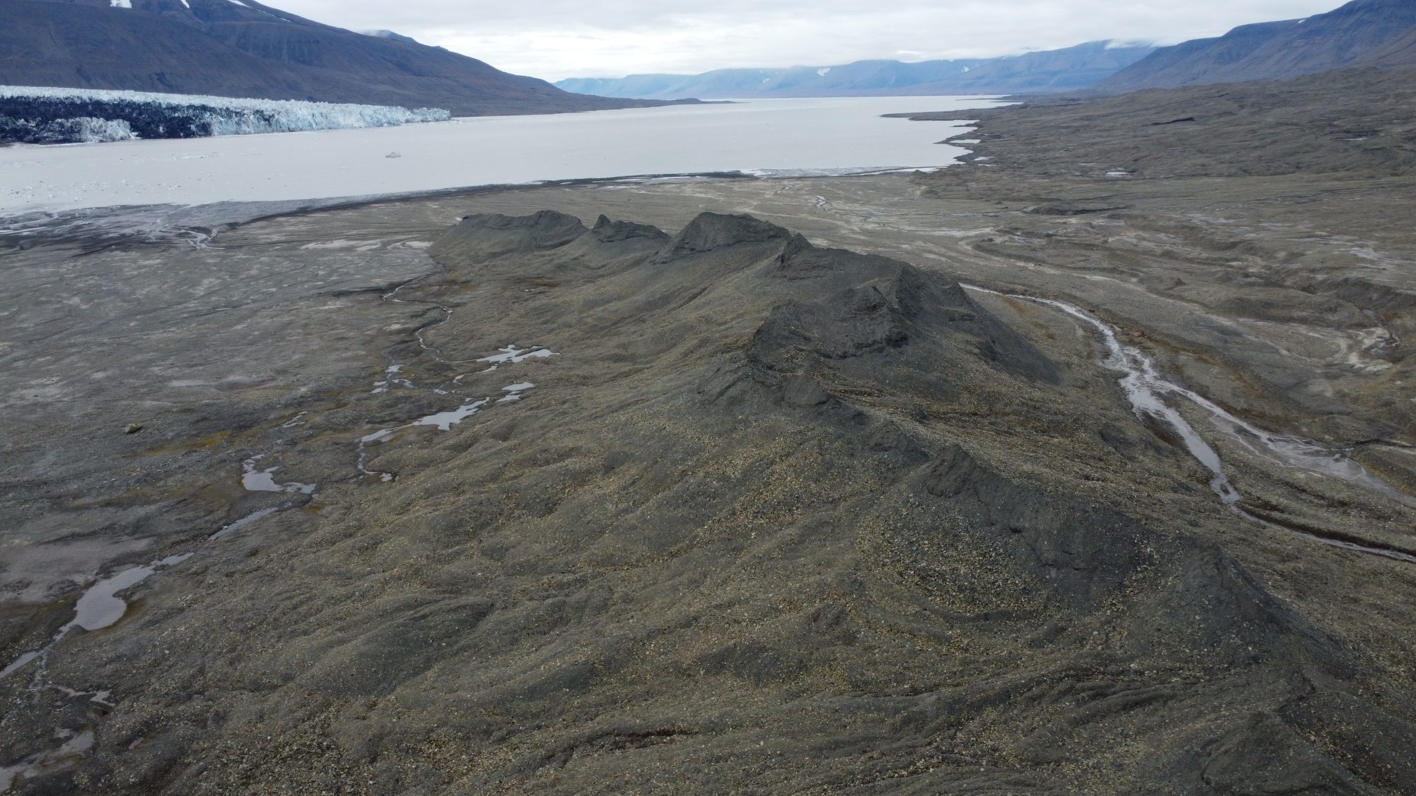 Glaciofluvial landforms in Svalbard - AntarcticGlaciers.org